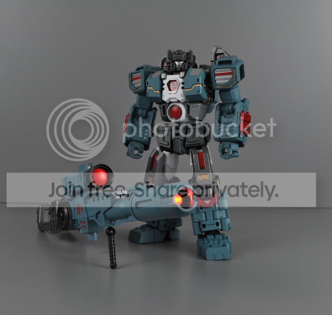 Minor/Repaint: - IDW Fortress Maximus/ Perfect Effect Warden comic ...