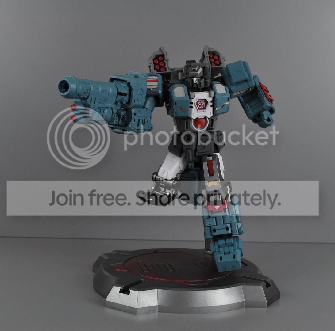 Minor/Repaint: - IDW Fortress Maximus/ Perfect Effect Warden comic ...