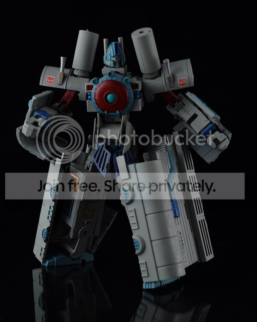 Minor/Repaint: - Hearts of Steel Ultra Magnus | TFW2005 - The 2005 Boards